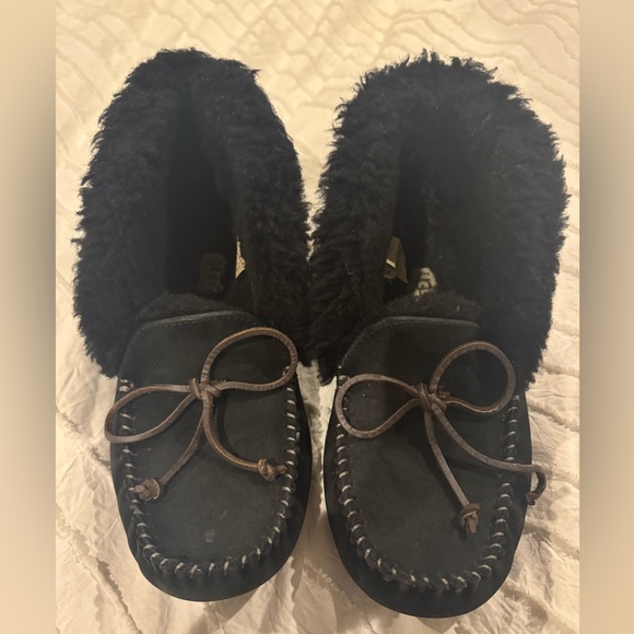 UGG | Shoes | Ugg Alena Moccasin Boots Indooroutdoor Black Size Womens ...